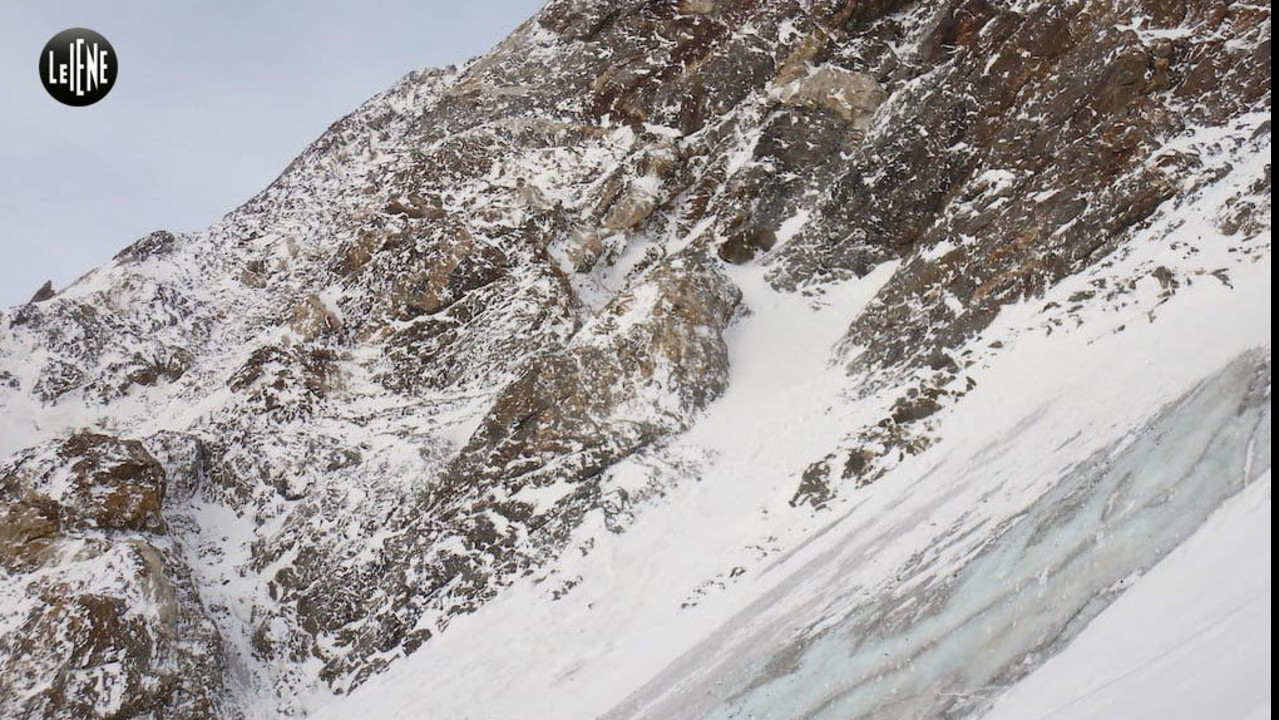 Le foto della scalata al Mummery - Le Iene