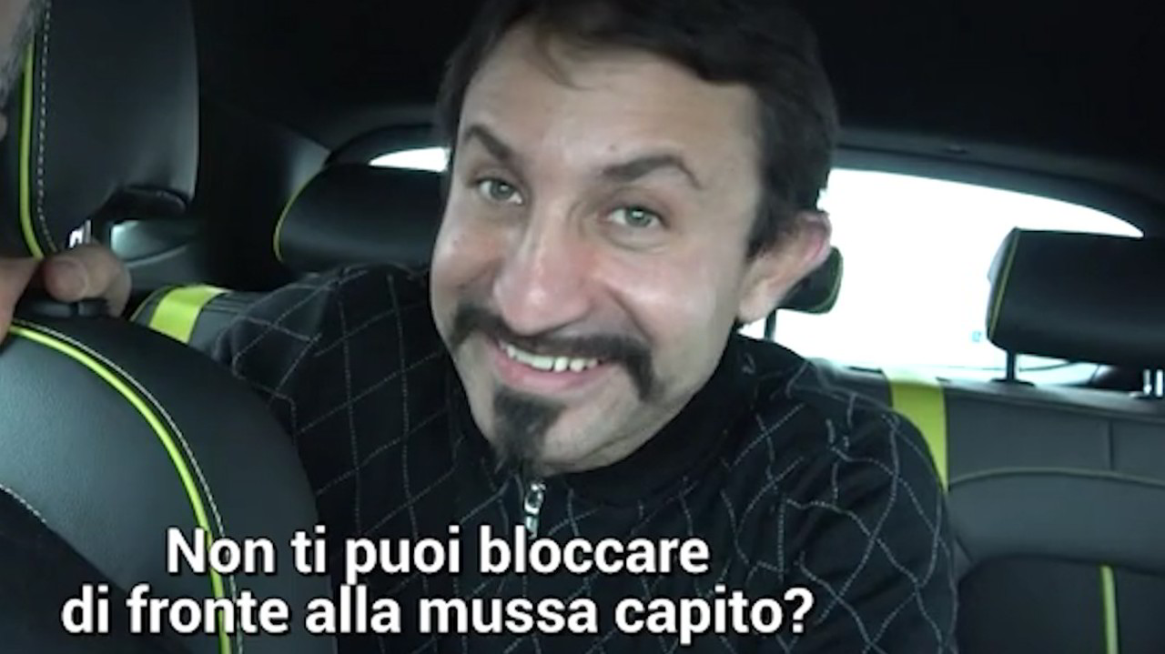 Simone Barbato, vergine a 40 anni: sta cambiando idea? | VIDEO - Le Iene